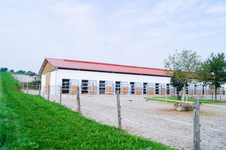 landplan-bayern_reitanlage_reitstall_pferdestall_planung_bau ...