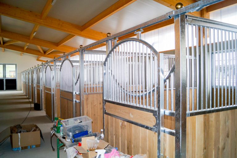 landplan-bayern_reitanlage_reitstall_pferdestall_planung_bau ...